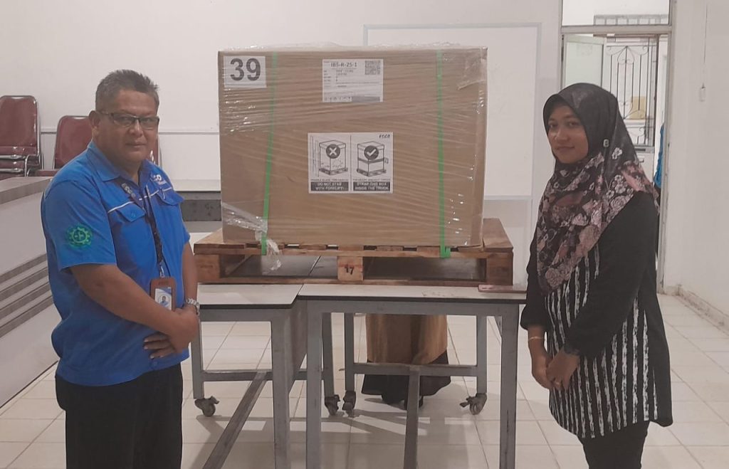 PT Esco Bintan Hibahkan Alat Laboratorium Senilai Rp 1 Miliar Lebih Ke ...